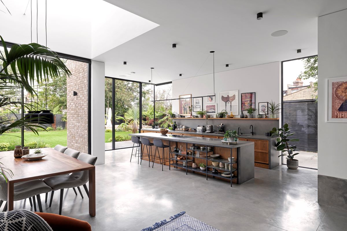 Cloak House - Lazenby