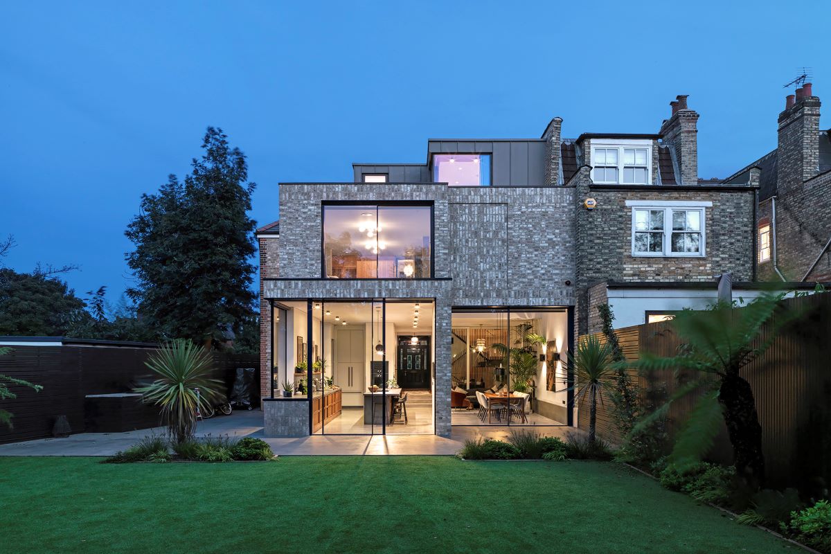 Cloak House - Lazenby